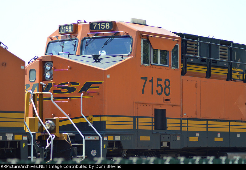 BNSF 7158